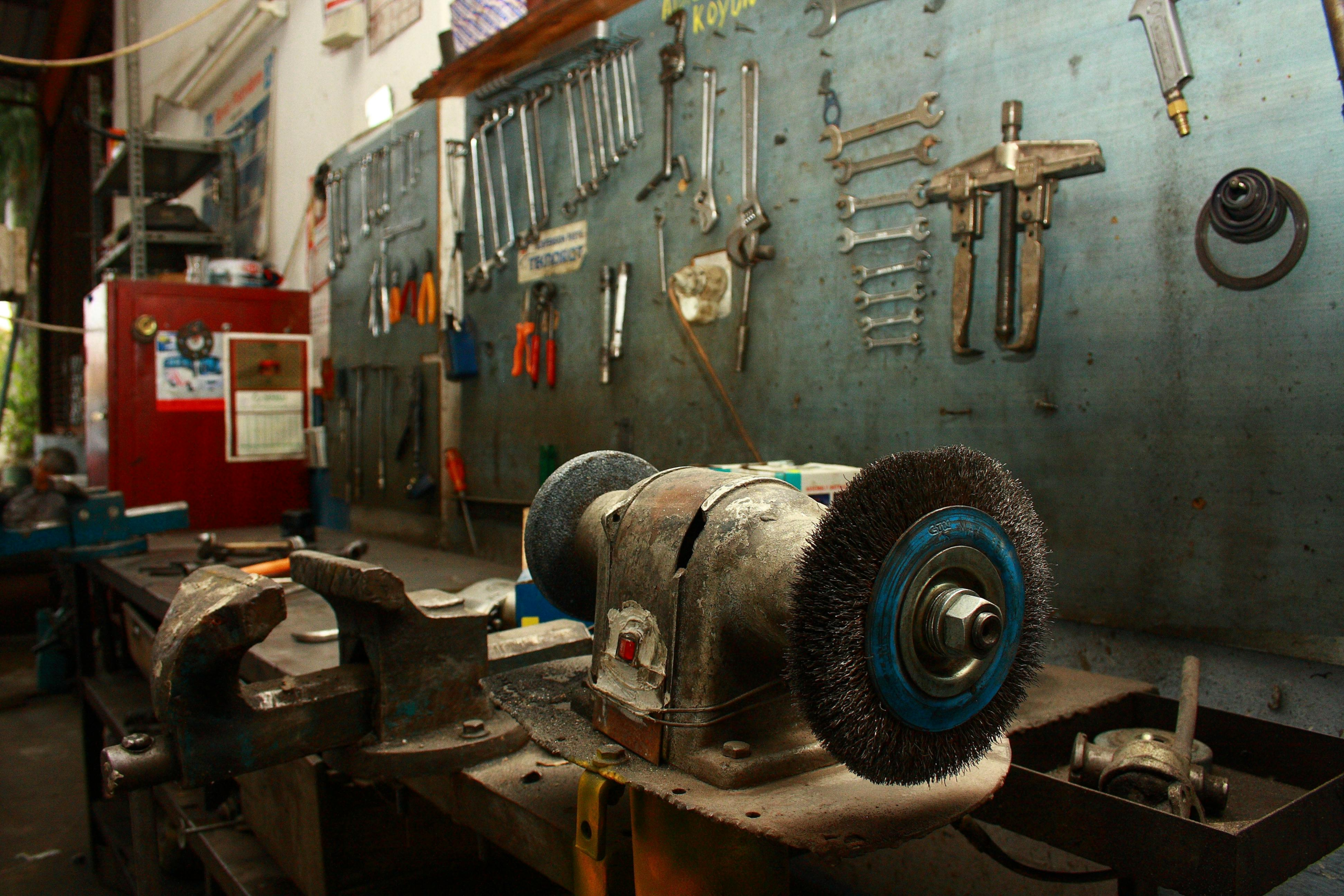 The Homeowner's Survival Guide; 10 Repairs That Can Save $1000 A Year ...